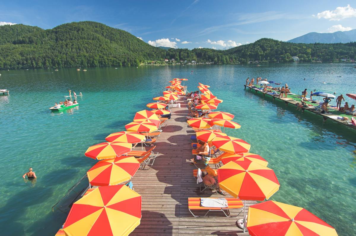 Schwimmen & relaxen am exklusiven Hotelstrand am Klopeiner See ...